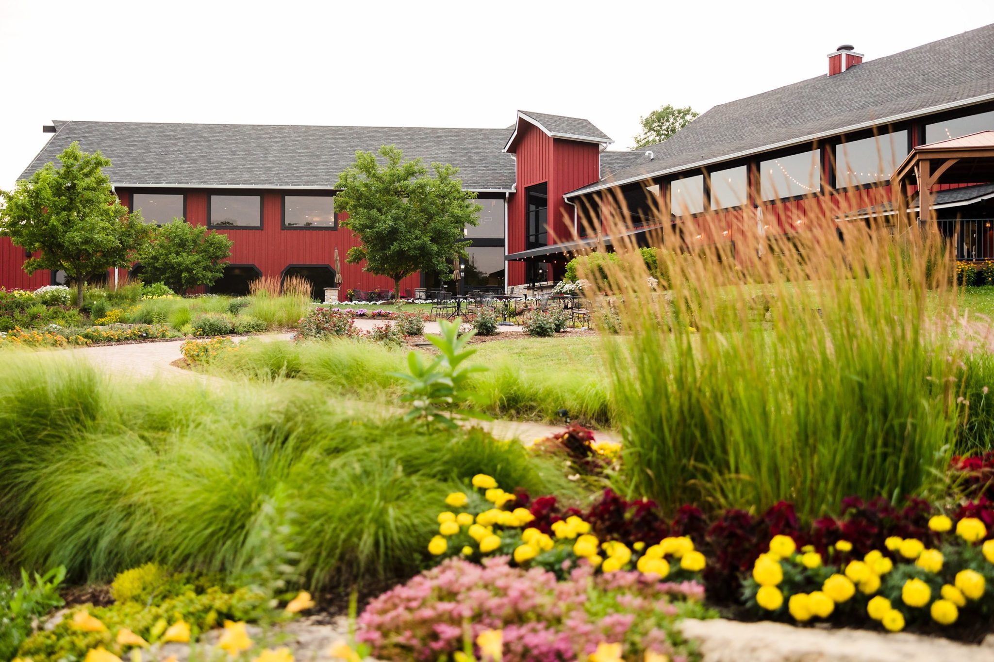 Fisherman's Inn Wedding | Elizabeth + Adam | Elburn, Illinois ...